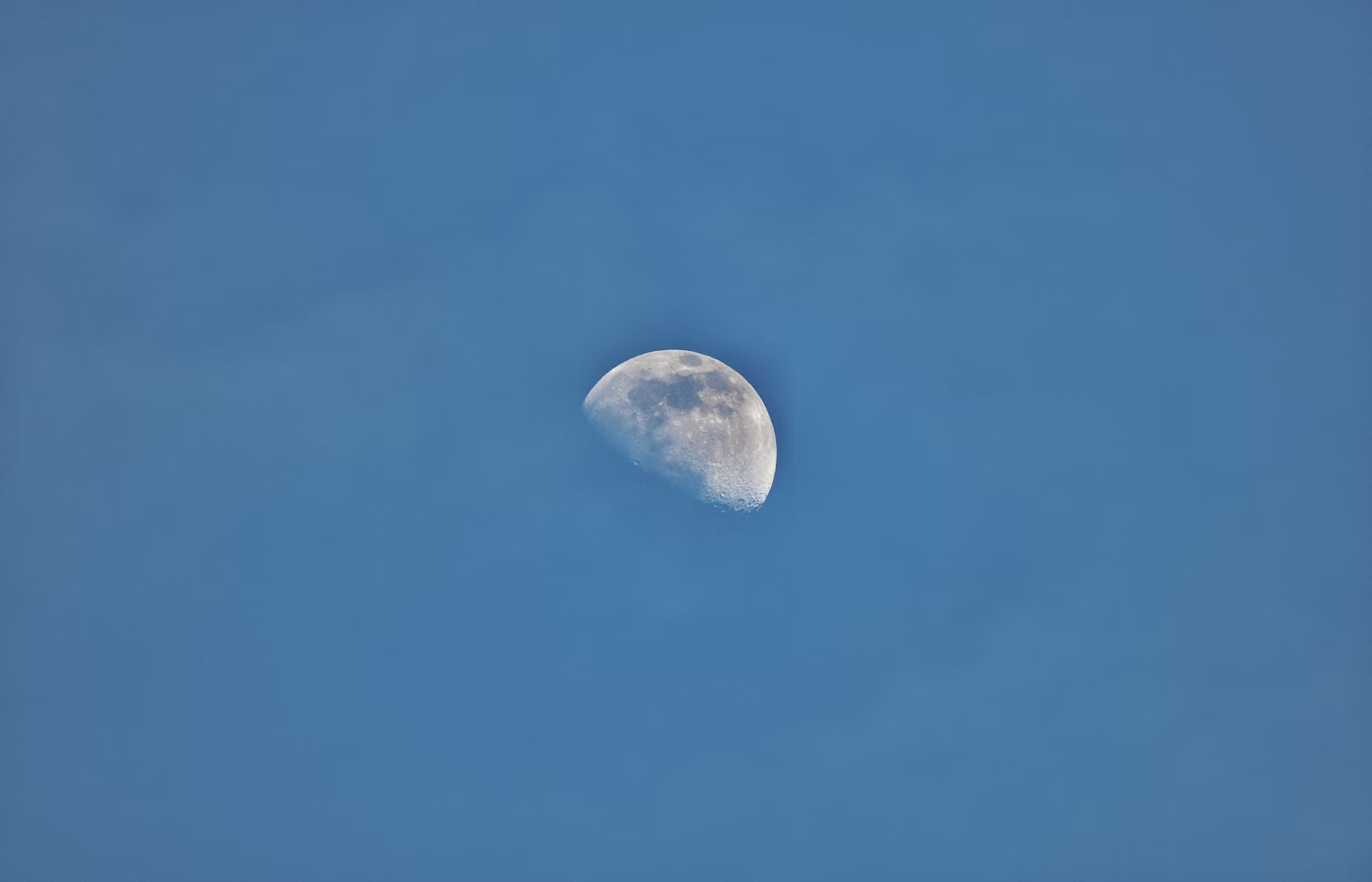 Unveiling the Mystery of the Daytime Moon - Owlcation