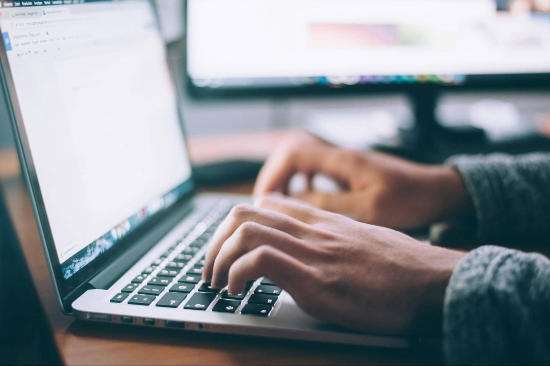 How to Write an Essay: Master the Form and Structure That Makes Writing ...