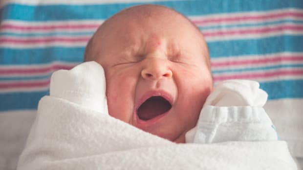 Dad Shares ‘Trick’ For Getting Baby to Stop Crying - Owlcation