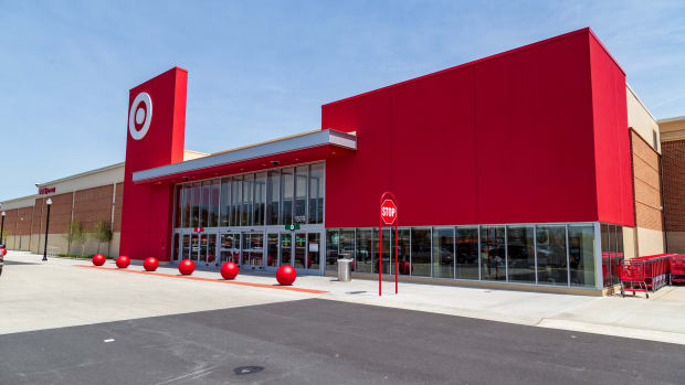 Mom Shouts Out Fellow Mother for Handling an Epic Tantrum at Target ...