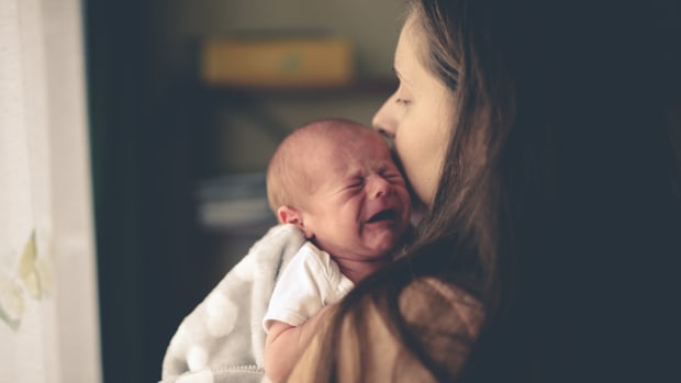 Bereaved Mom Has Best Advice for When the Baby Just Won’t Stop Crying - Owlcation