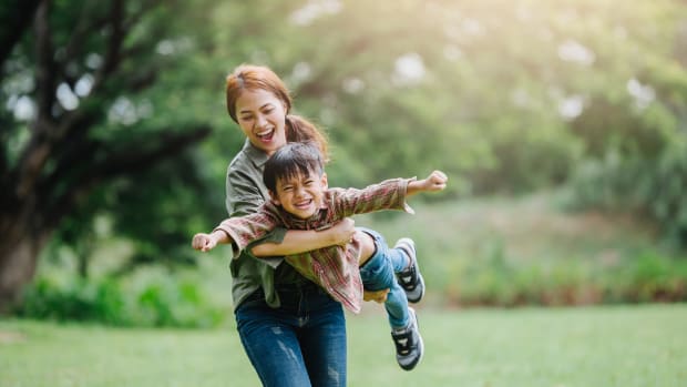 Bonus Mom Absolutely Melts Hearing That They’re a ‘Good Mom’ - Owlcation