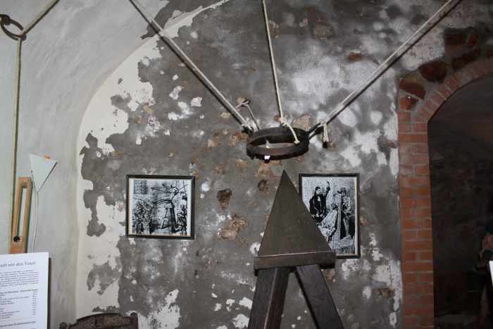 Top 10 Worst Medieval Torture Devices - Owlcation