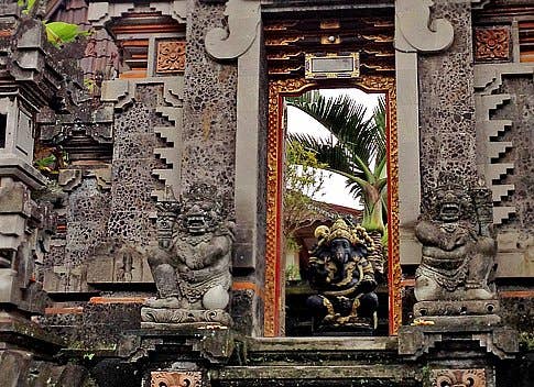 Balinese Architecture: Gates and Gardens - Owlcation