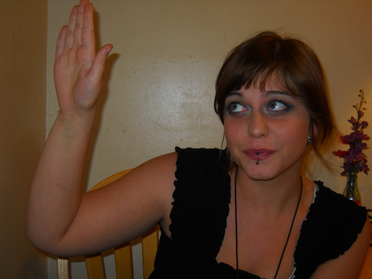 21 Basic Sign Language Signs and Meanings With Pictures - Owlcation