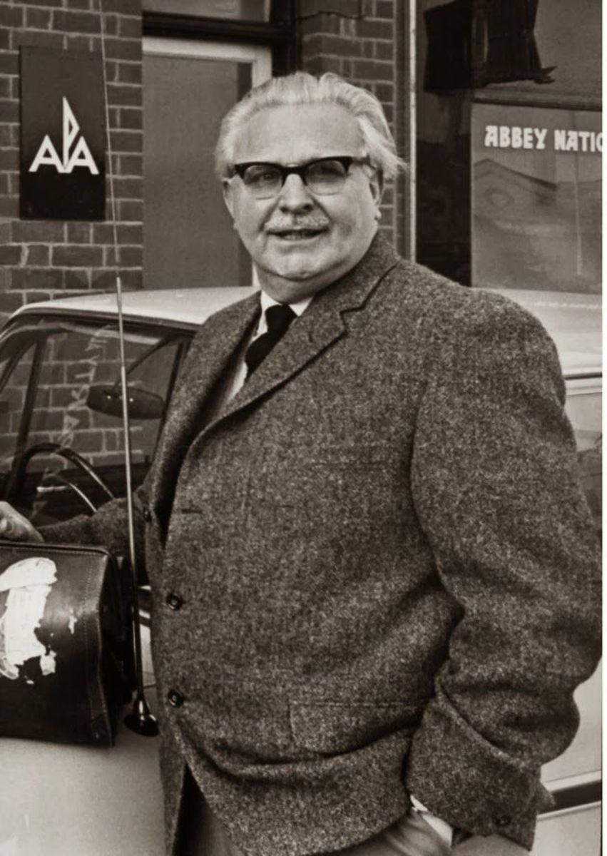 The Top 21 Most Prolific Writers of All Time - Owlcation