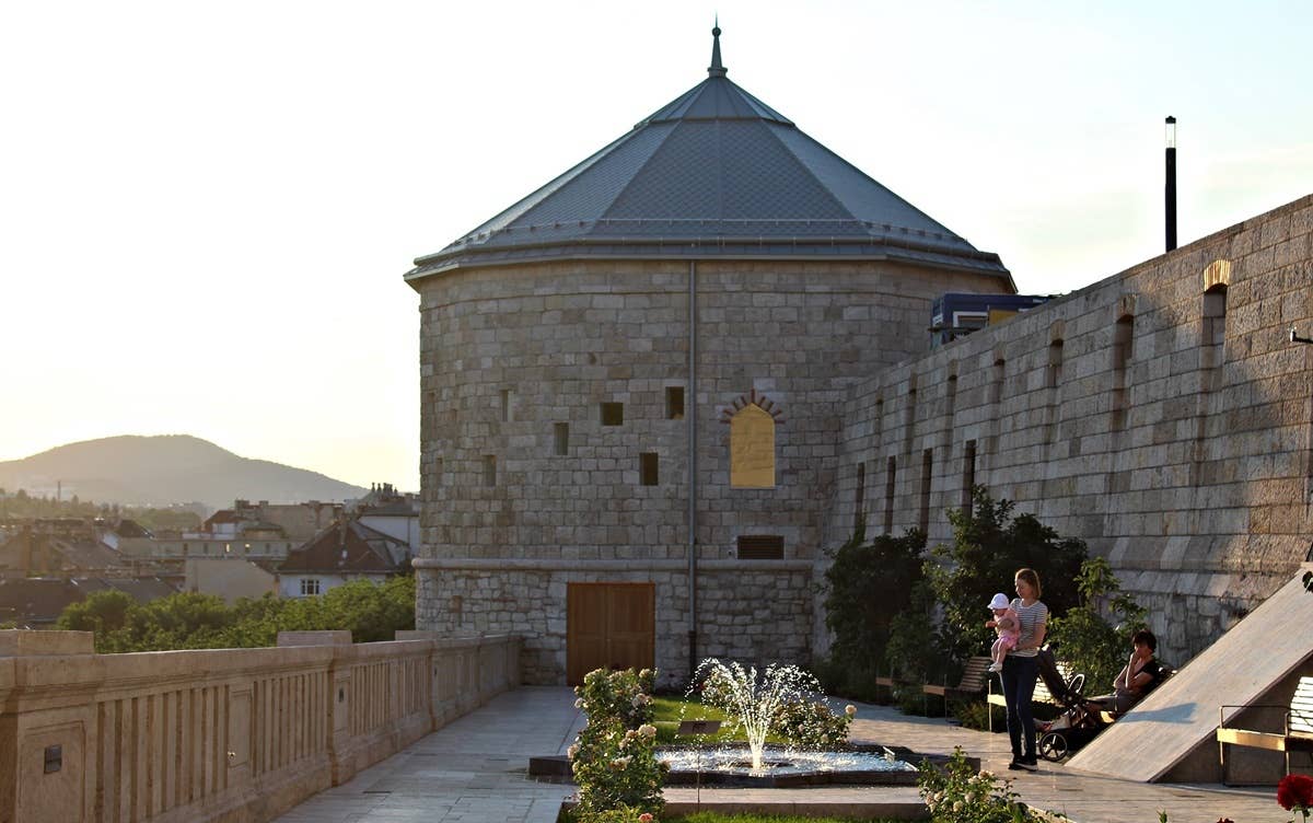 History of Hungary's Buda Castle and Its Rebirth - Owlcation