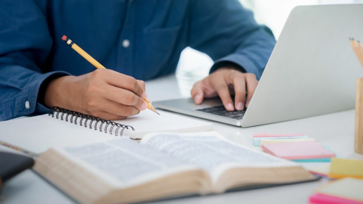 How to Write Good Comments on Writing - Owlcation