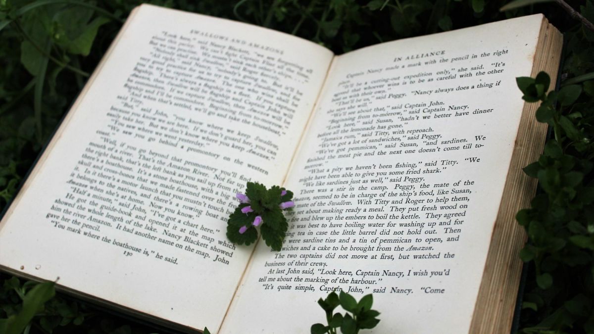 7 Common Features of Old English Literature - Owlcation