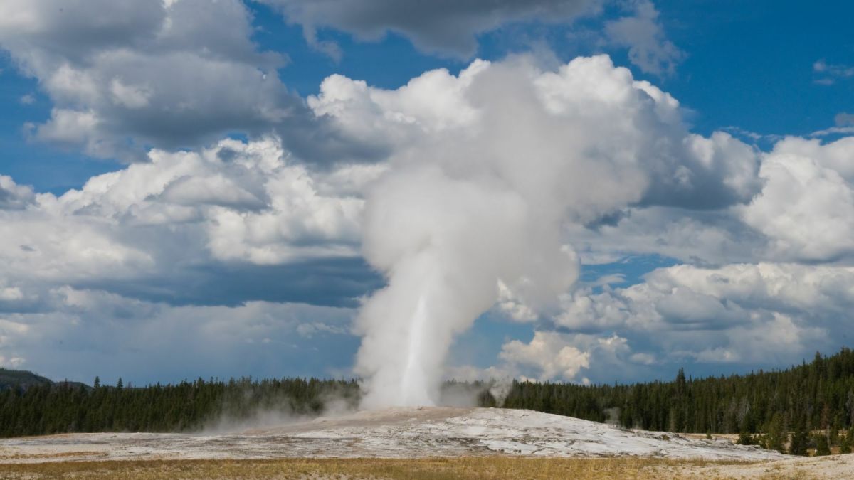 Geysers, Hot Springs, and Similar Phenomena - Owlcation