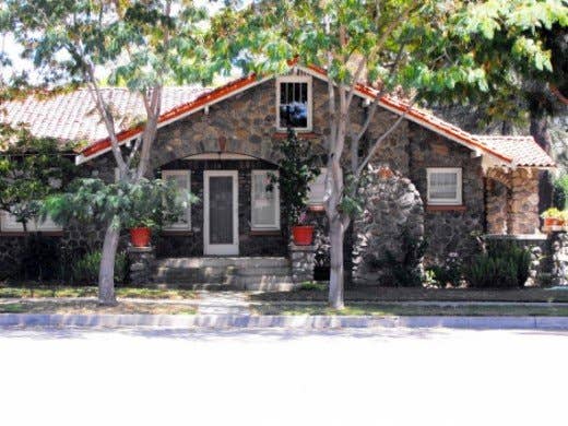 Vintage River Rock Homes in Los Angeles County, CA - Owlcation