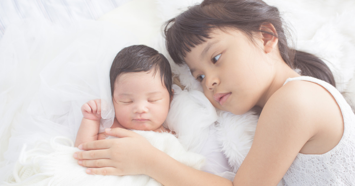 6 Best Big Sister Moments - Owlcation