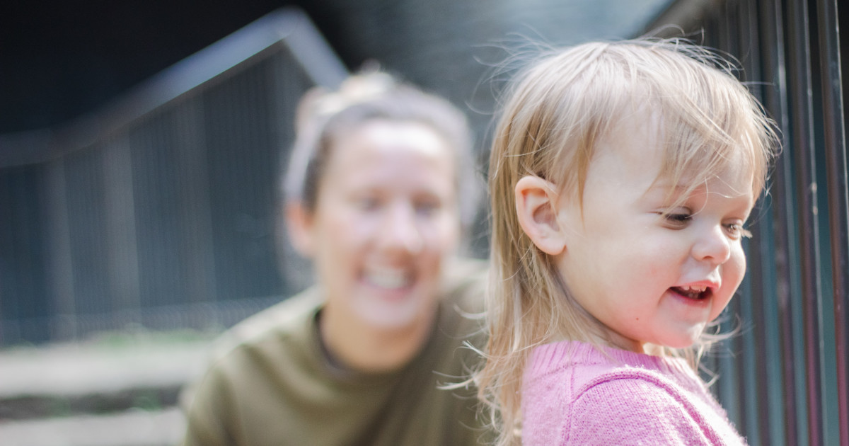 Big Sister Tries to Teach Baby Sis to Say ‘Stop That’ but It Comes Out Very Differently - Owlcation