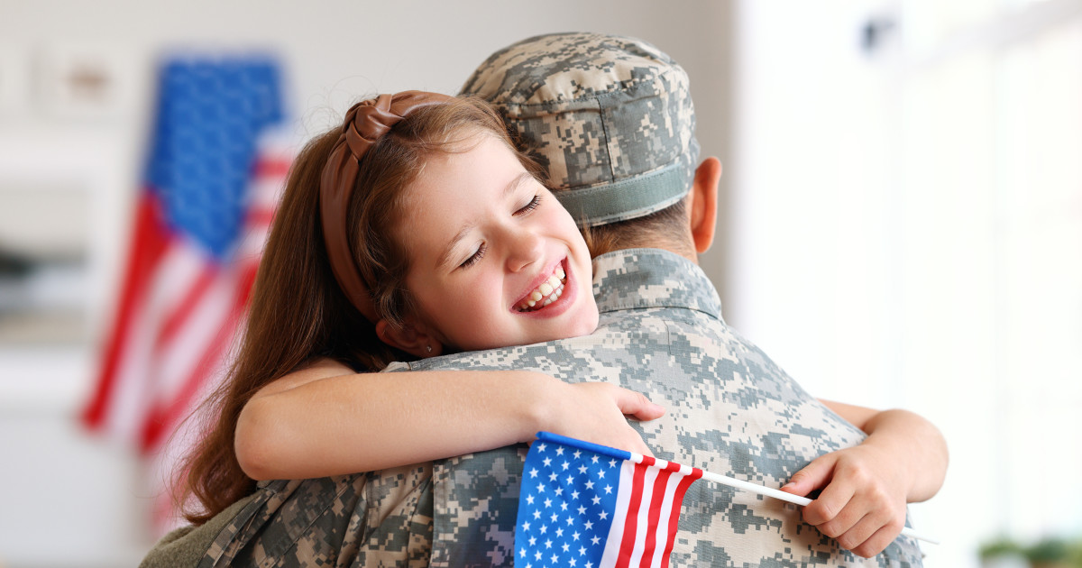 Mom Takes Kids to Airport for Special Surprise - Owlcation