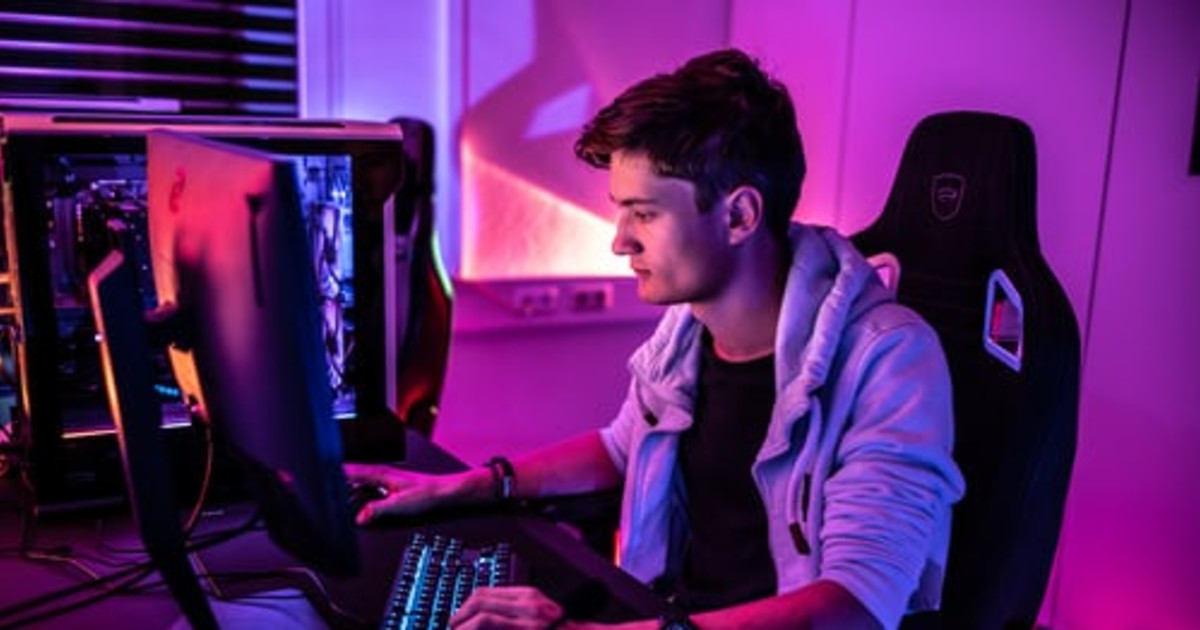 How to Fade a GameObject in Unity - Owlcation