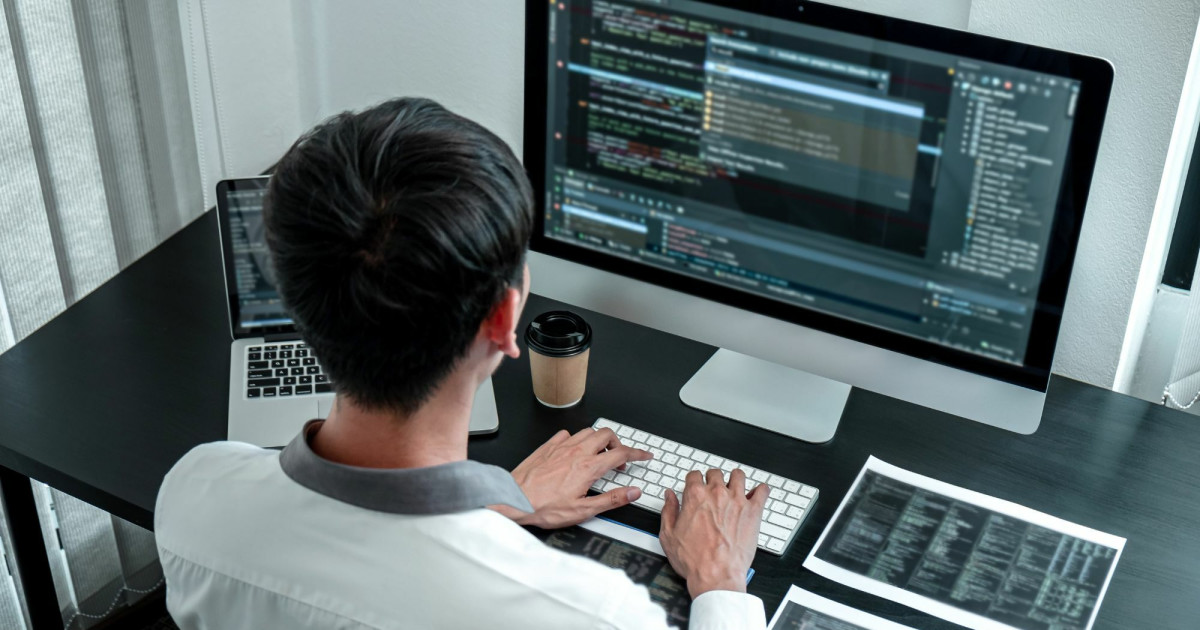 An Example of Creating and Using Stack and Queue in C# - Owlcation