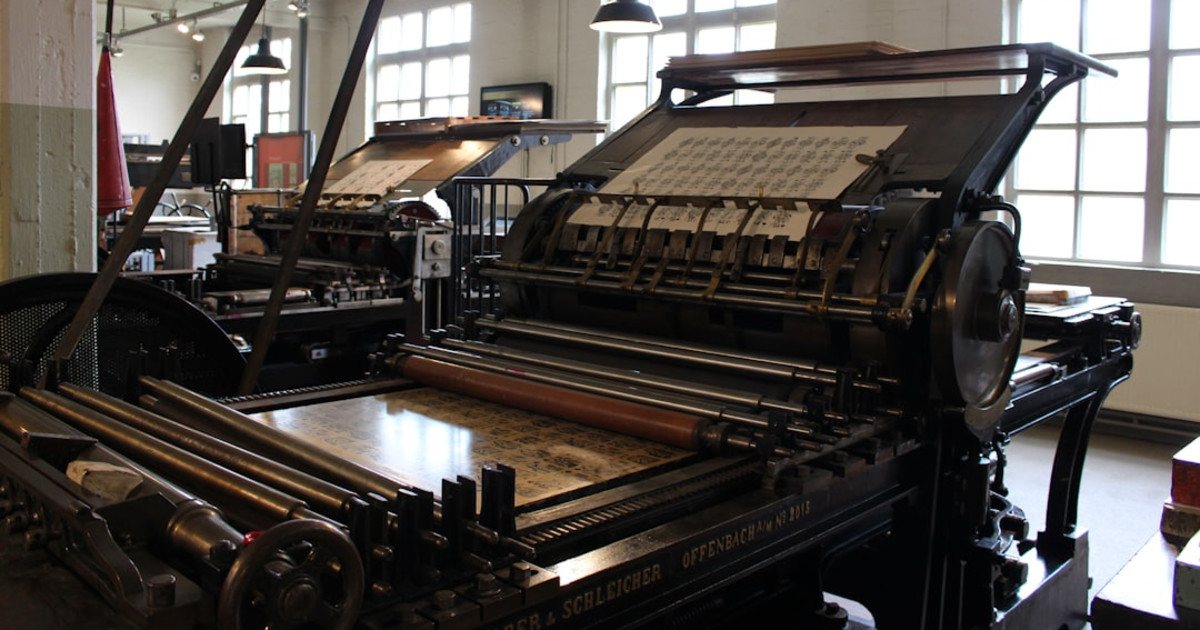 Tracing the Evolution of Mass Media - Owlcation