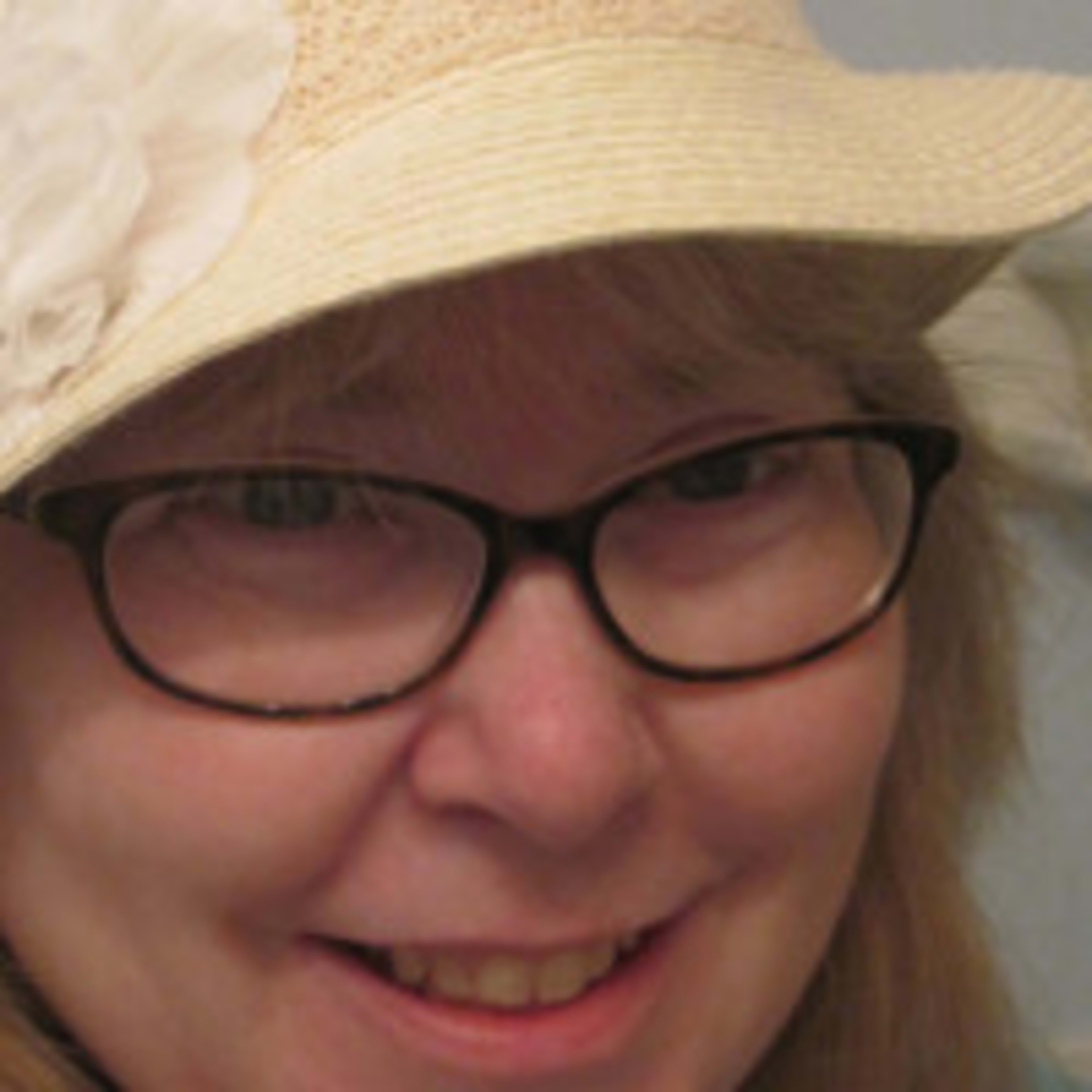 How to Align Images in CSS and HTML - Owlcation