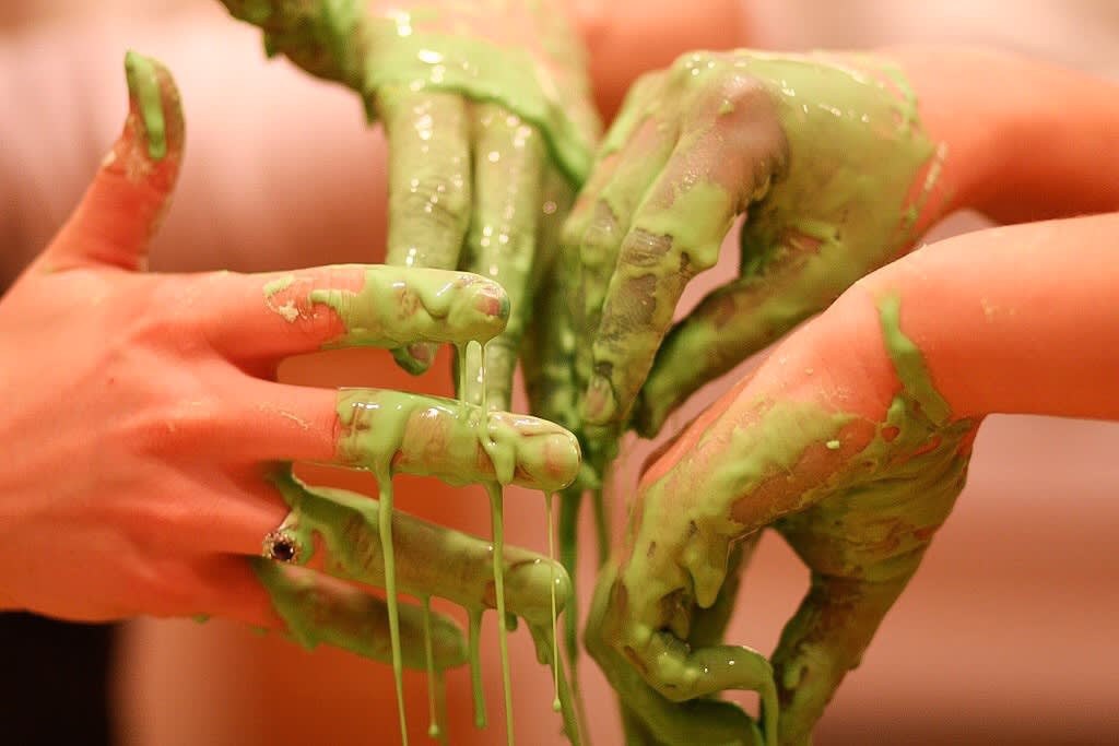 Oobleck Recipe and Experiments With a Non-Newtonian Fluid - Owlcation