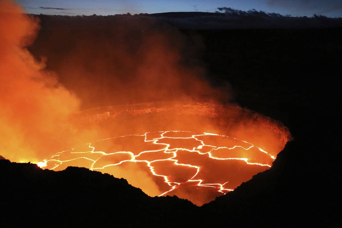 Hawaii's Volcanoes: Ring of Fire or Geothermal Hotspots? - Owlcation