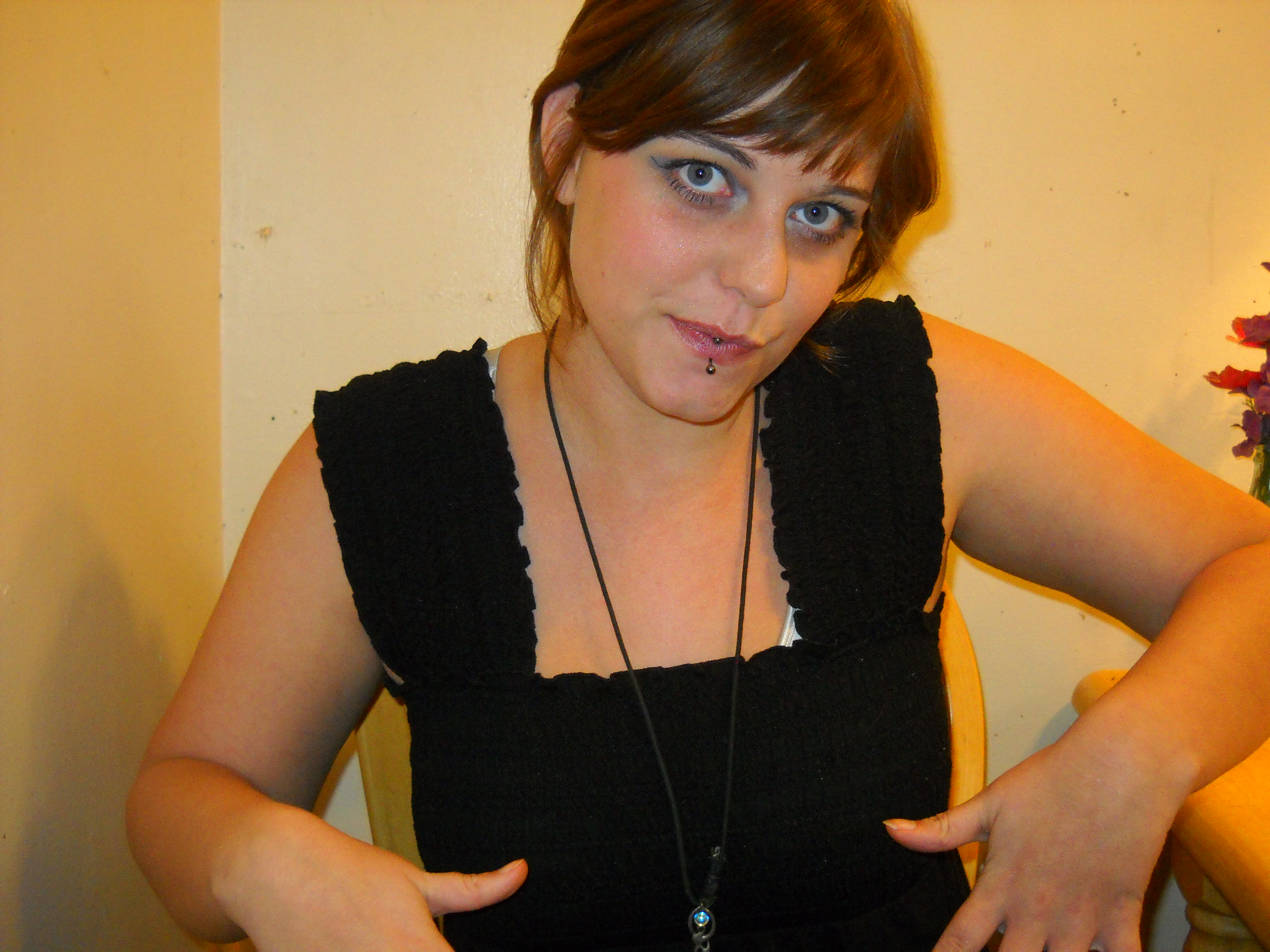 21 Basic Sign Language Signs and Meanings With Pictures - Owlcation