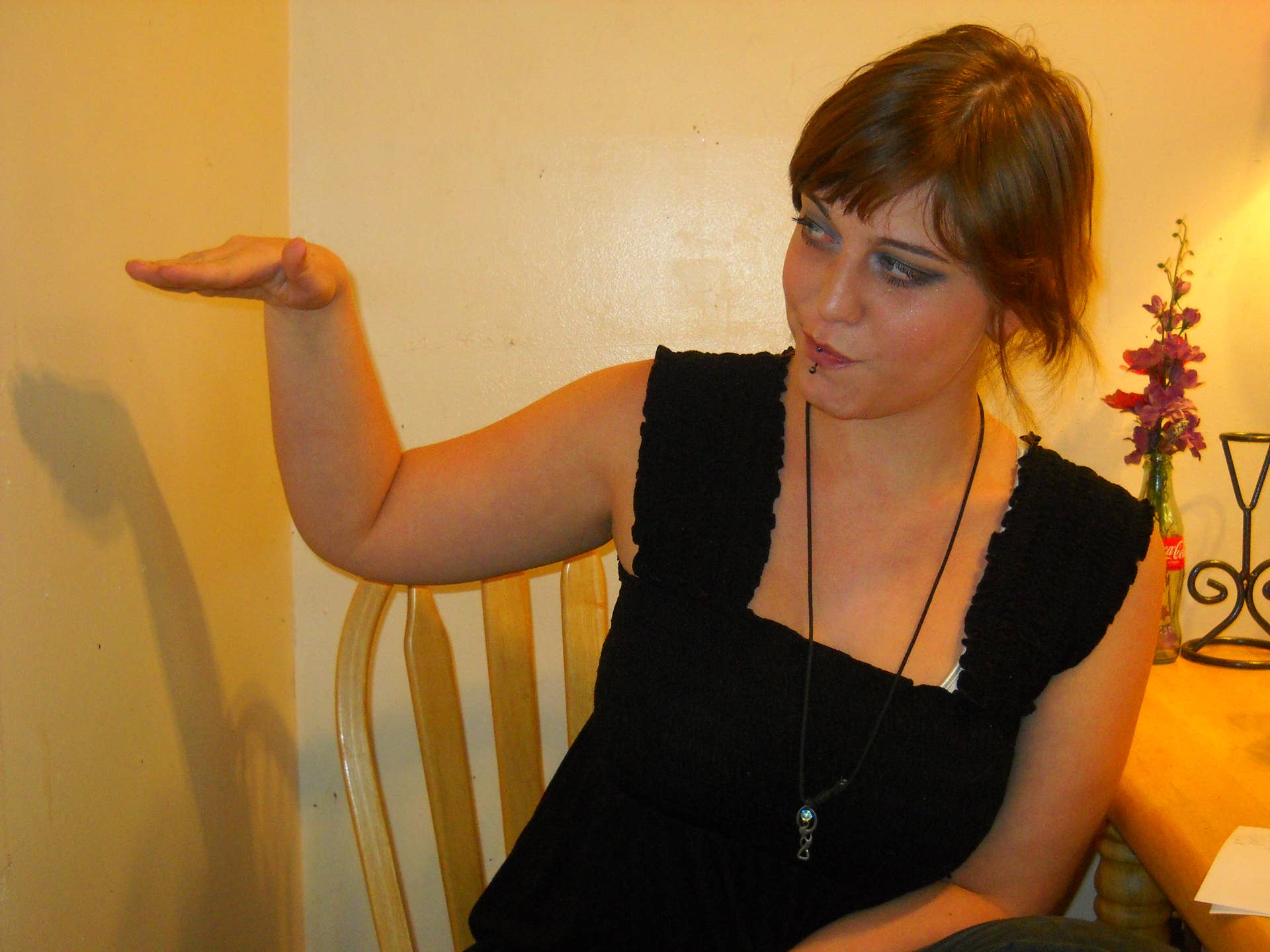 21 Basic Sign Language Signs and Meanings With Pictures - Owlcation