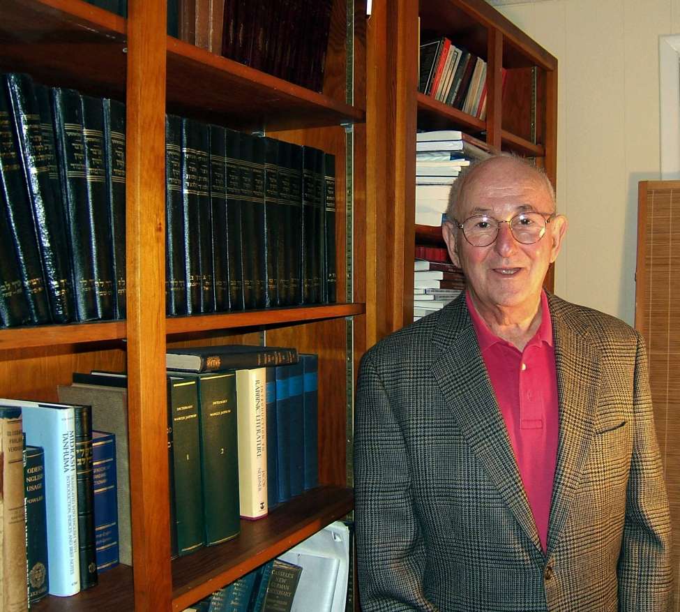 The Top 21 Most Prolific Writers of All Time - Owlcation