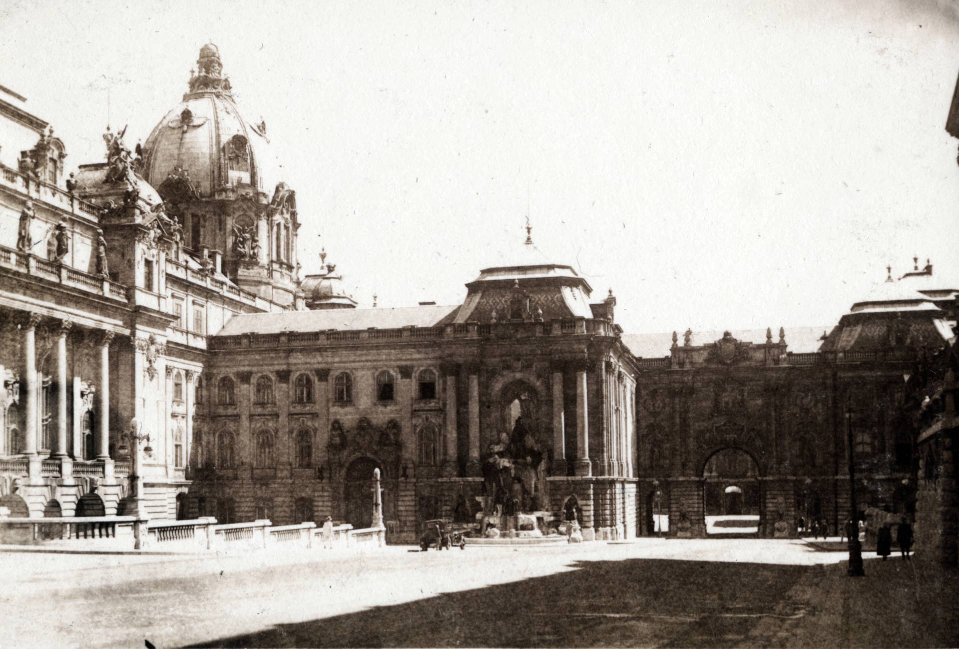 History of Hungary's Buda Castle and Its Rebirth - Owlcation