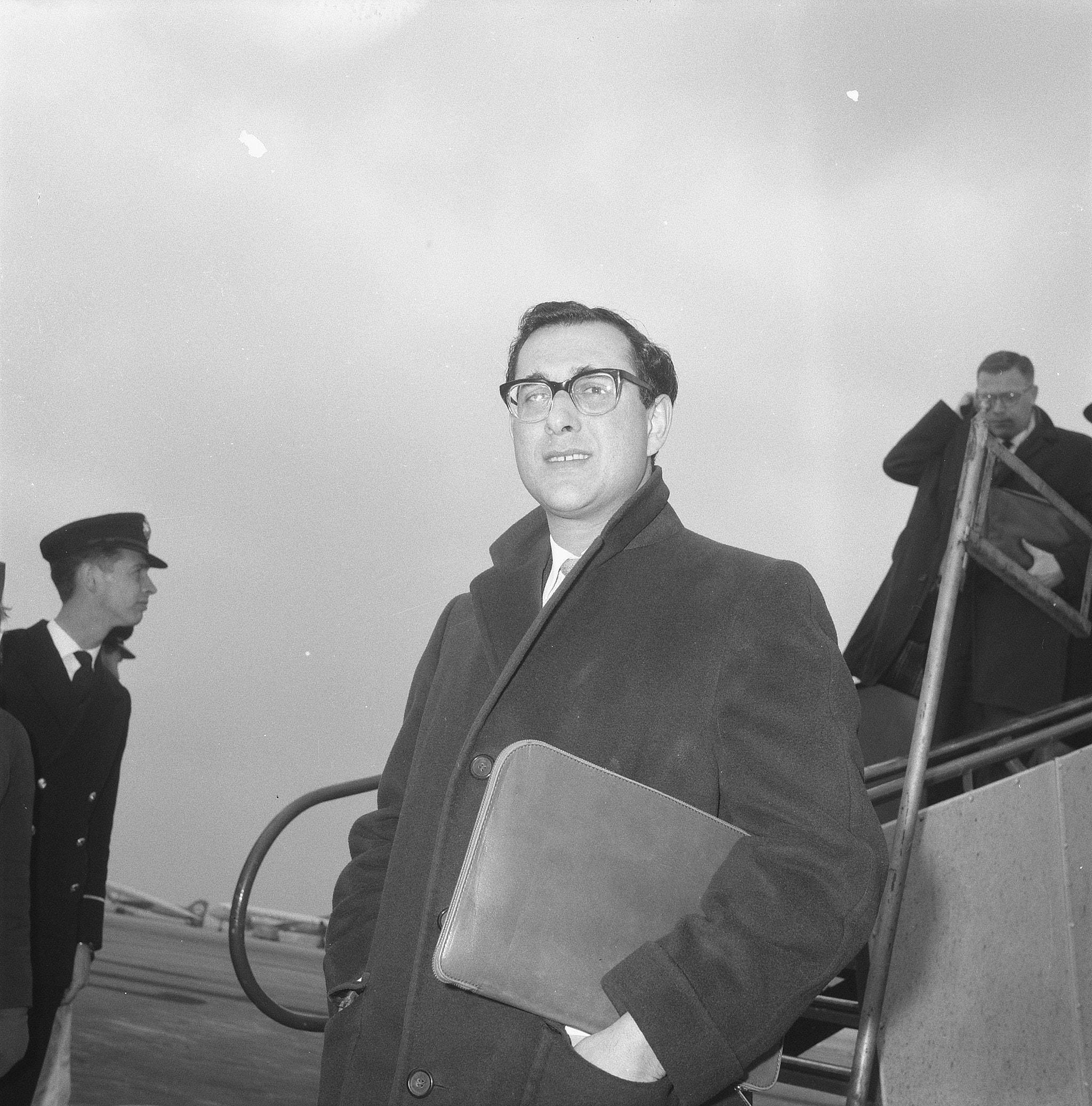 7 Interesting Post-War and Postmodern Stories You Should Read Before ...