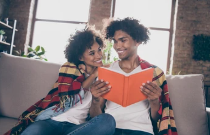 What You Need to Know to Create a Bestselling Romance Novel - Owlcation