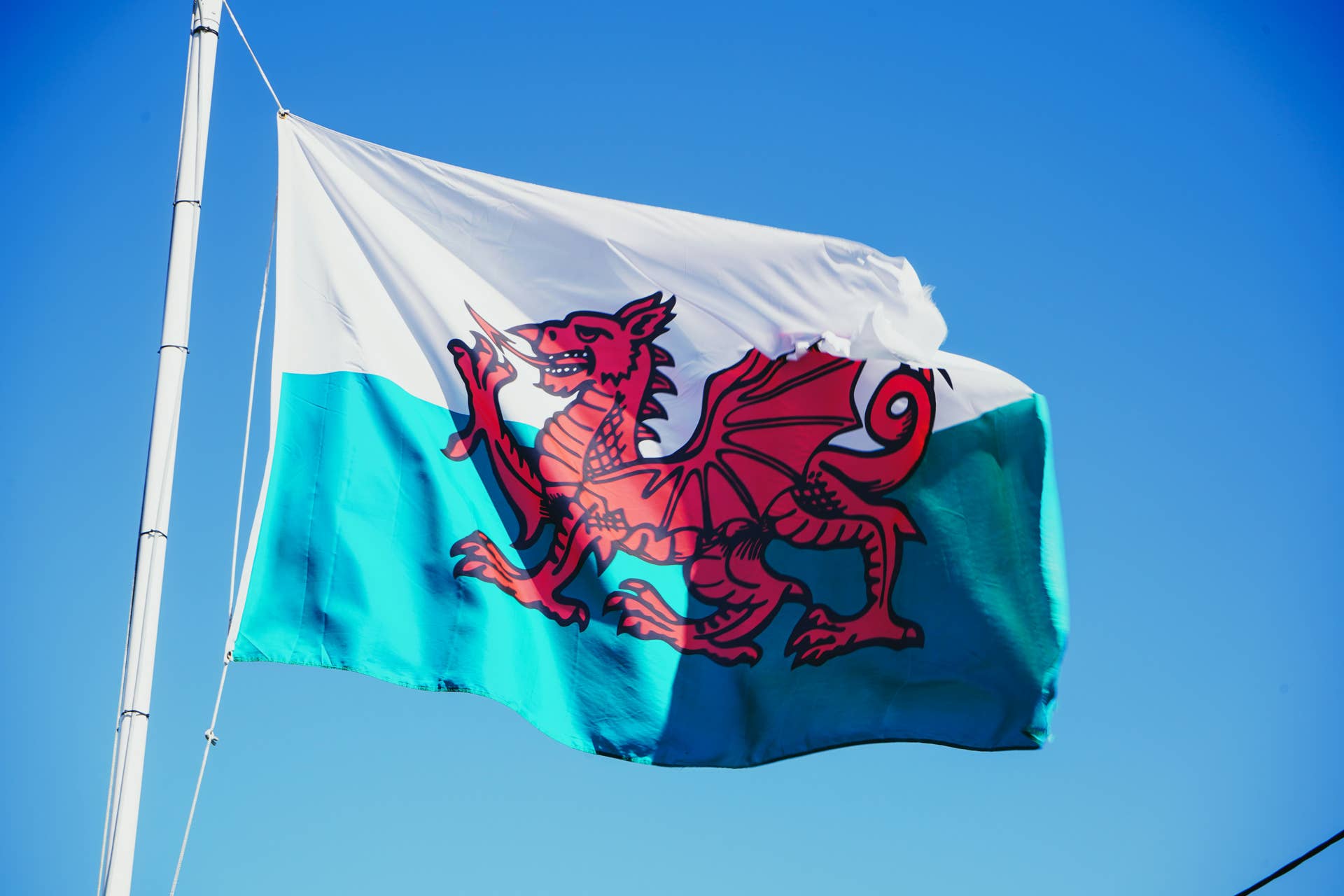 24 of the Most Beautiful Flags That Capture the Essence of a Nation ...