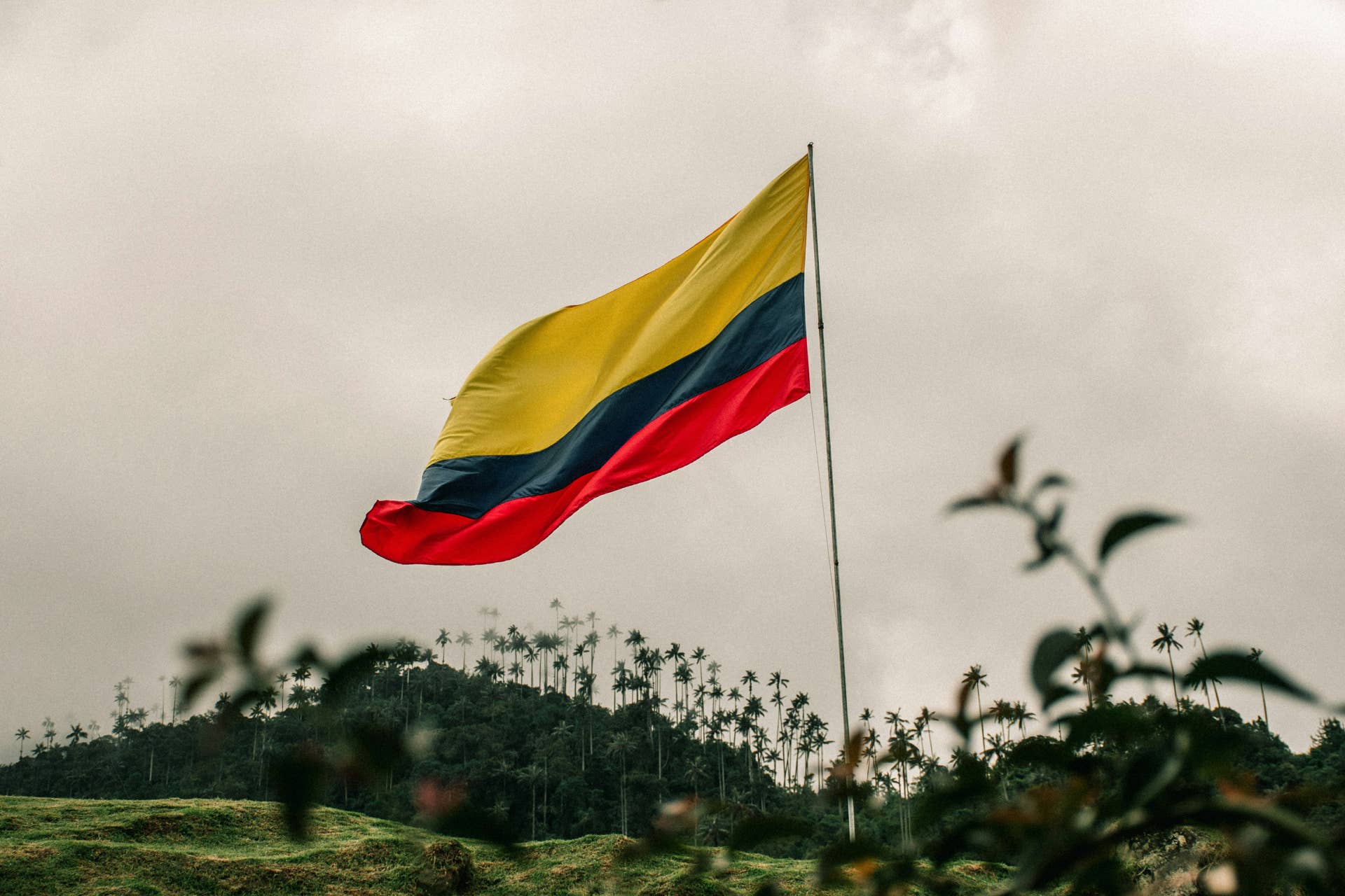 Yellow-Blue-Red Flags Around the World - Owlcation